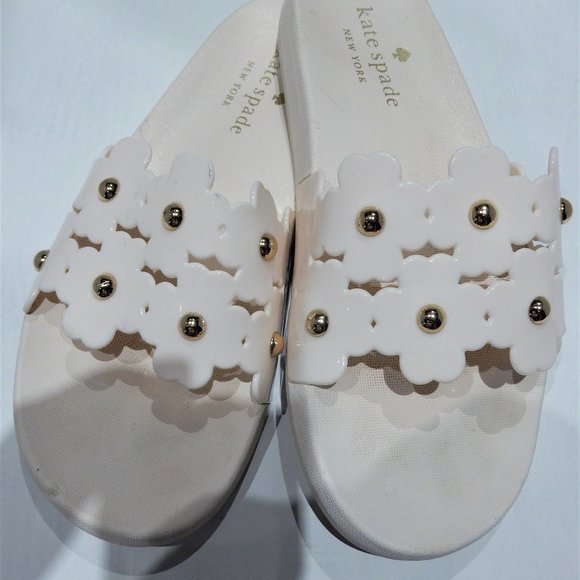 kate spade | Shoes | Kate Spade New York White Daisy Pool Slides In ...